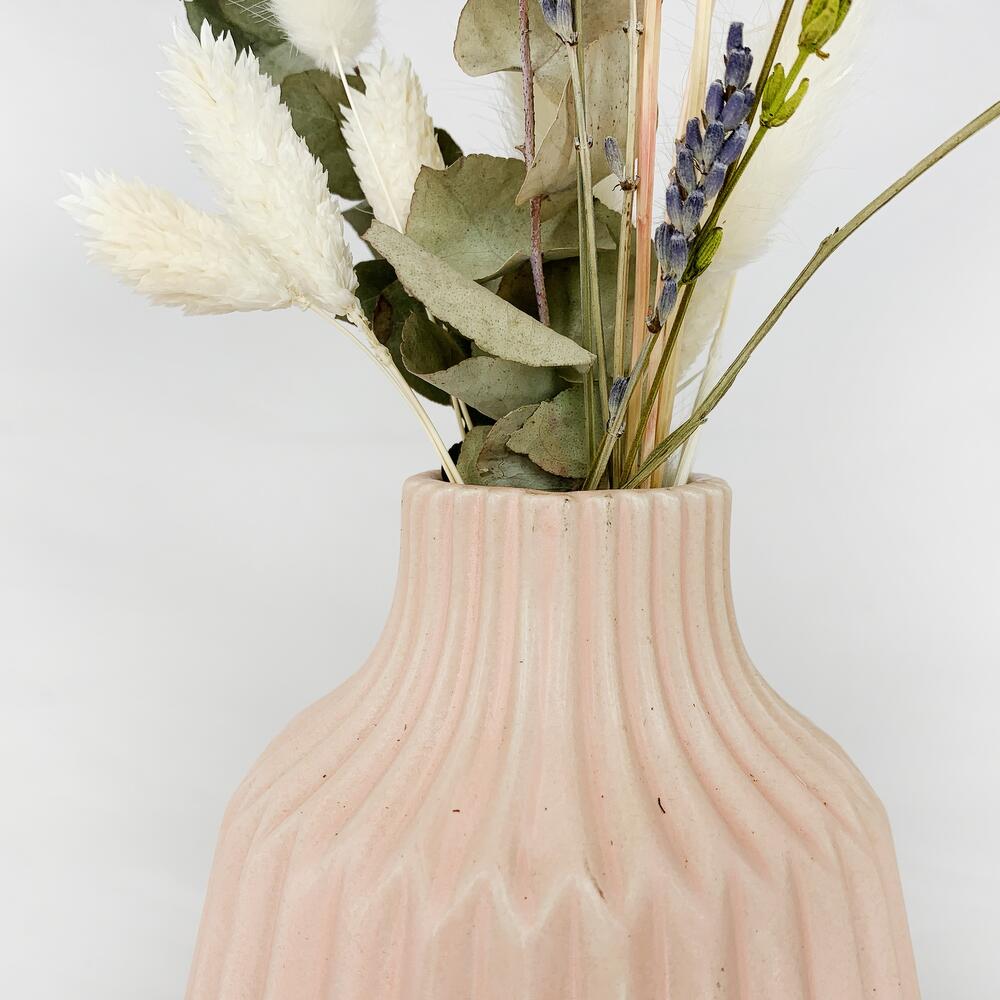 Оригинальная интерьерная ваза нежно-розового цвета, отличный подарок ...