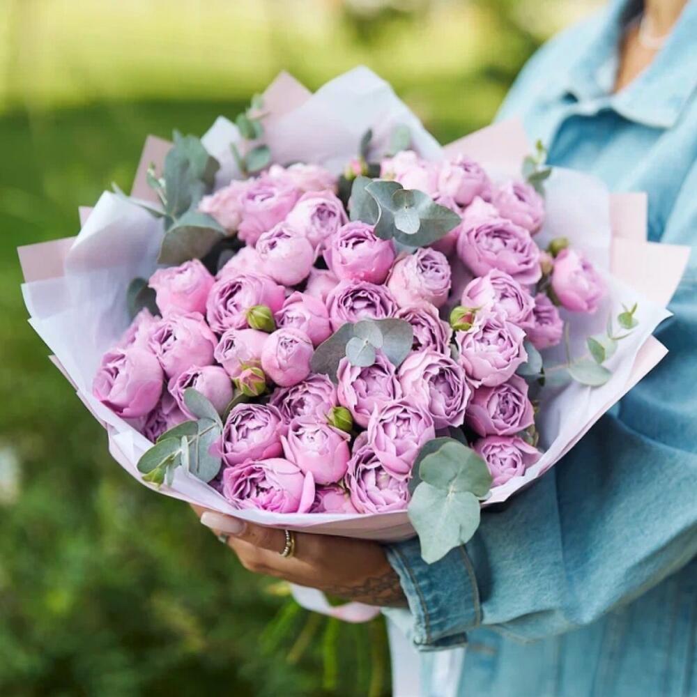 Лавандер Баблс кустовые розы 💜, Flowers & Gifts Moscow, buy at a price ...