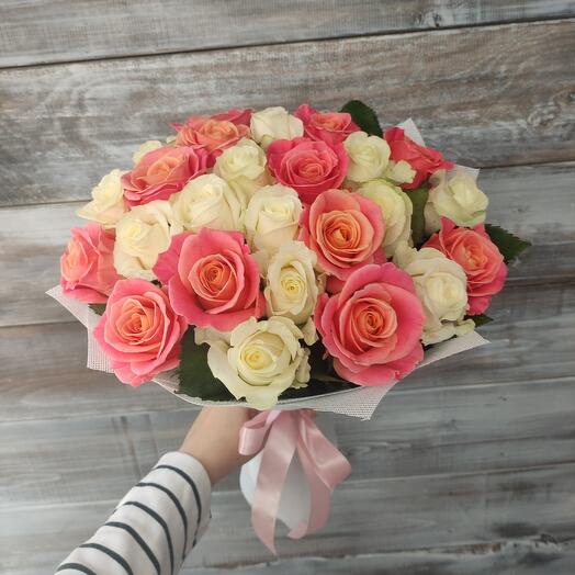Miss Piggy Roses Bouquets in Gaspra - Buy a bouquet of Miss Piggy Roses ...