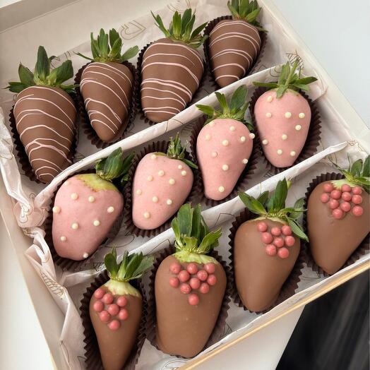 Buy chocolate covered strawberries The 14th kilometer Flowwow Delivery of chocolate covered strawberries in a box