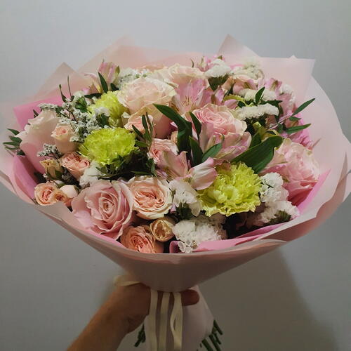 Ramo de rosa y rosa spray, Flowers & Gifts Barcelona, buy at a price of ...